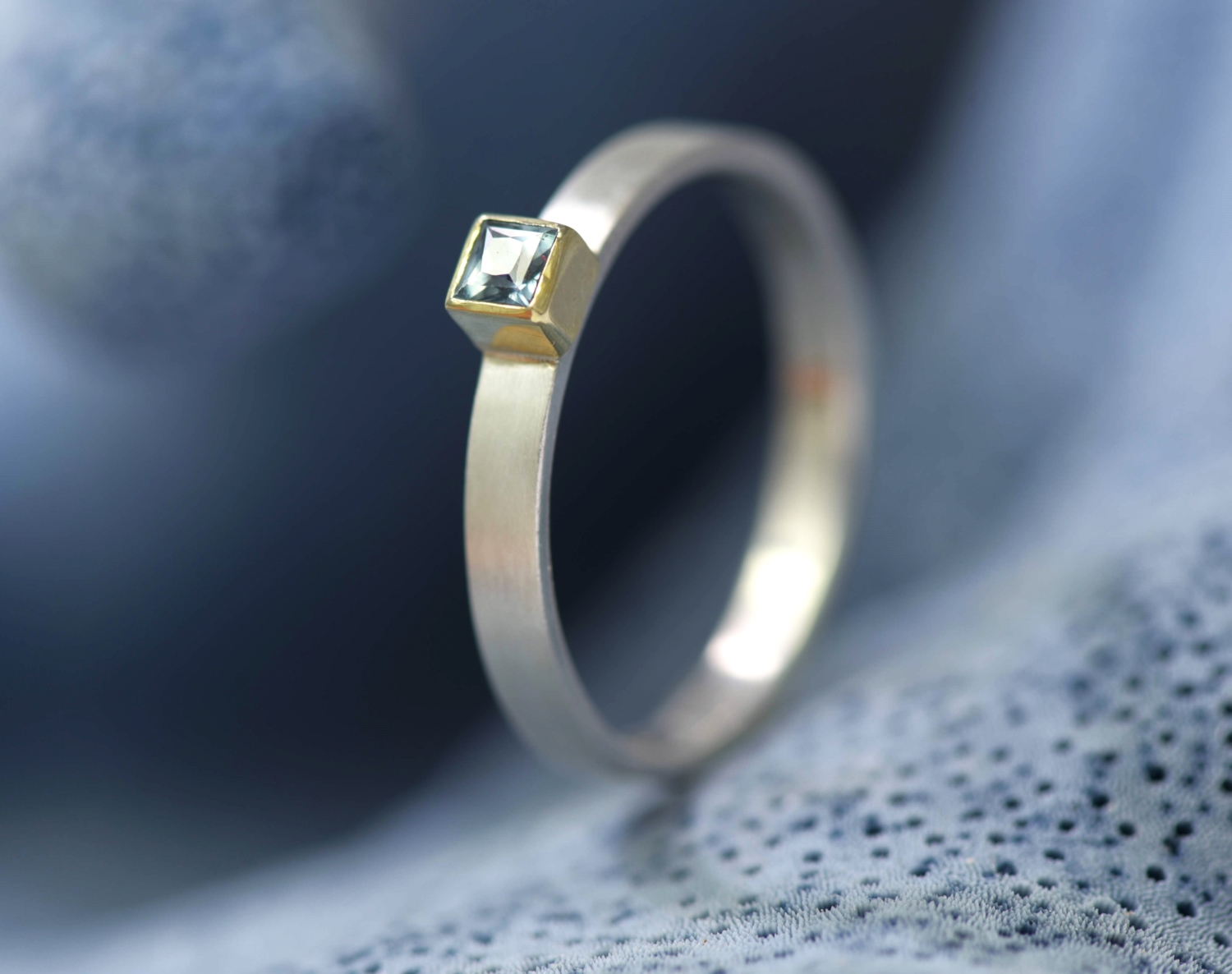 Herenring zilver, goud en saffier